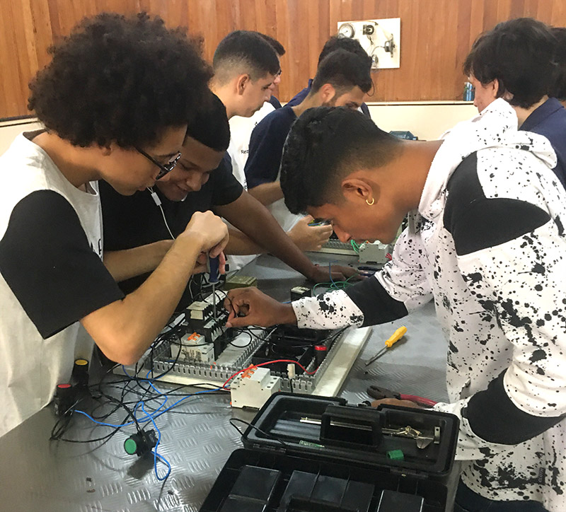 Escola Técnica Rezende-Rammel é reconhecida como a melhor Escola ...